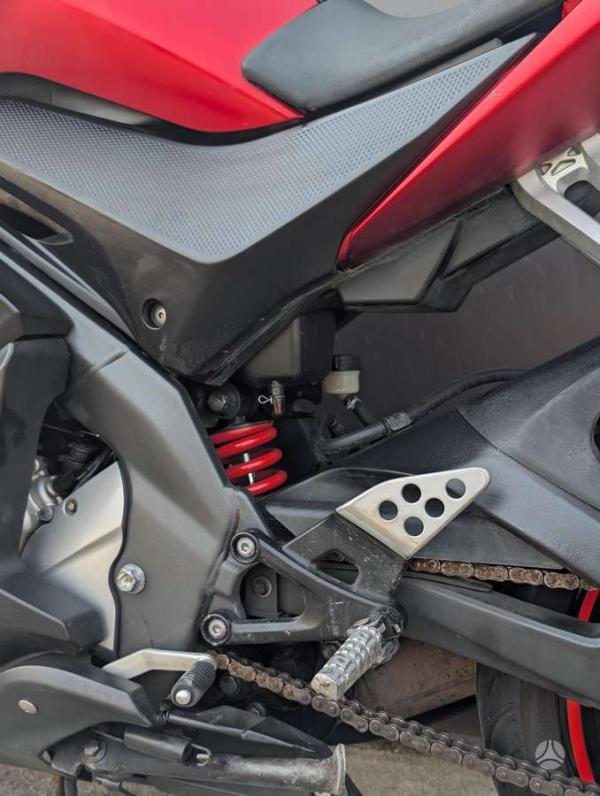 Yamaha YZF 2015 in Taurage, with an engine capacity of 0.13 L and mileage of 18 thousand km for 2270 €, photo 6 on AUTOMOTO.COM.LV
