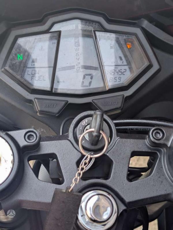Yamaha YZF 2015 in Taurage, with an engine capacity of 0.13 L and mileage of 18 thousand km for 2270 €, photo 7 on AUTOMOTO.COM.LV