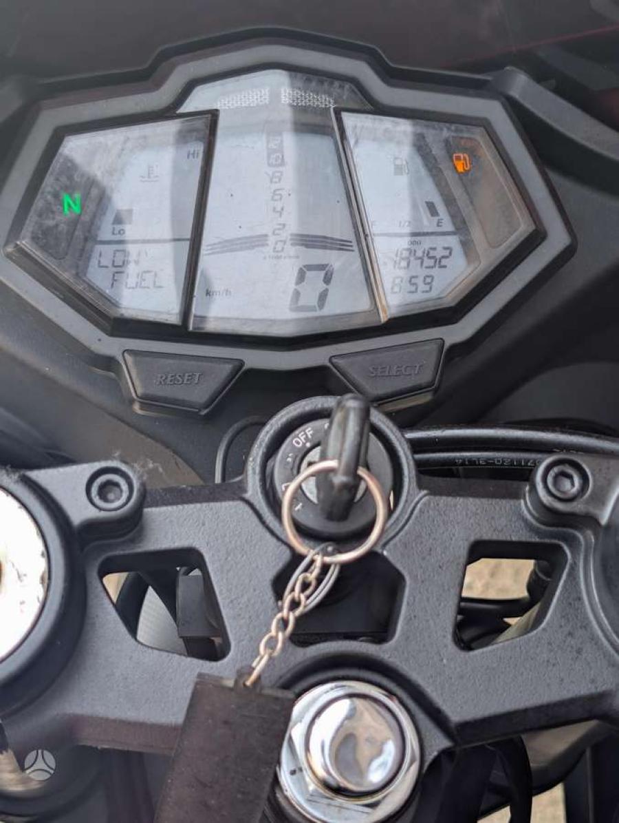 Yamaha YZF 2015 in Taurage, with an engine capacity of 0.13 L and mileage of 18 thousand km for 2270 €, photo 8 on AUTOMOTO.COM.LV