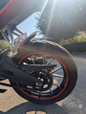 Yamaha YZF 2015 Tauragė, ar dzinēja tilpumu 0.13 L un nobraukumu 18 tūkst. km par 2399 €, foto 5 vietnē AUTOMOTO.COM.LV