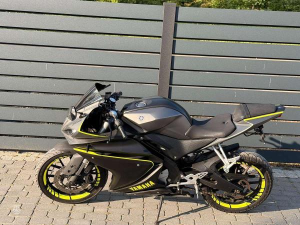 Yamaha YZF 2016 in Plunge, with an engine capacity of 0.13 L and mileage of 27 thousand km for 2650 €, photo 3 on AUTOMOTO.COM.LV