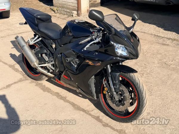 Черный Ямаха YZF-R1 2002 в Таллин, объемом двигателя 0.00 л и пробегом 19 тыс. км за 3500 €, фото 1 на AUTOMOTO.COM.LV