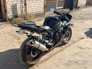 Melns Yamaha YZF-R1 2002 Tallina, ar dzinēja tilpumu 0.00 L un nobraukumu 19 tūkst. km par 3500 €, foto 4 vietnē AUTOMOTO.COM.LV
