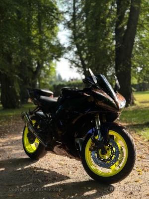 Черный Ямаха YZF-R1 2004 в Тарту, объемом двигателя 1.00 л и пробегом 65 тыс. км за 5000 €, фото  на AUTOMOTO.COM.LV