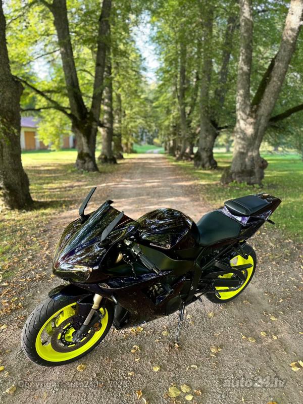 Black Yamaha YZF-R1 2004 in Tartu, with an engine capacity of 1.00 L and mileage of 65 thousand km for 5000 €, photo 3 on AUTOMOTO.COM.LV