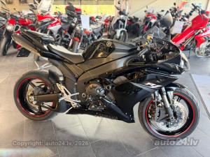 Melns Yamaha YZF-R1 2007 Tallina, ar dzinēja tilpumu 0.13 L un nobraukumu 25 tūkst. km par 6490 €, foto 2 vietnē AUTOMOTO.COM.LV