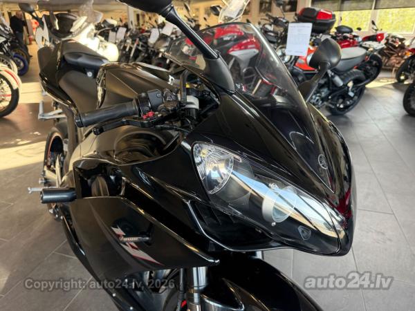 Melns Yamaha YZF-R1 2007 Tallina, ar dzinēja tilpumu 0.13 L un nobraukumu 25 tūkst. km par 6490 €, foto 9 vietnē AUTOMOTO.COM.LV