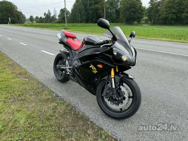 Black Yamaha YZF-R1 2008 in Tallinn, with an engine capacity of 1.00 L and mileage of 35 thousand km for 4800 €, photo 10 on AUTOMOTO.COM.LV