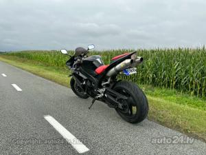 Черный Ямаха YZF-R1 2008 в Таллин, объемом двигателя 1.00 л и пробегом 35 тыс. км за 4800 €, фото 4 на AUTOMOTO.COM.LV
