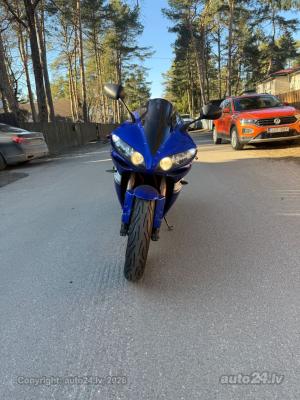 Zils Yamaha YZF-R1 2004 Tallina, ar dzinēja tilpumu 1.00 L un nobraukumu 45 tūkst. km par 4999 €, foto 6 vietnē AUTOMOTO.COM.LV