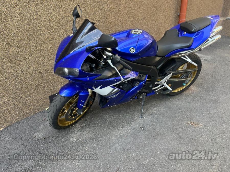 Синий Ямаха YZF-R1 2005 в Пярну, объемом двигателя 1.00 л и пробегом 54 тыс. км за 4500 €, фото 1 на AUTOMOTO.COM.LV