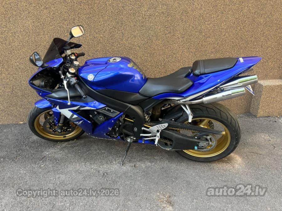 Синий Ямаха YZF-R1 2005 в Пярну, объемом двигателя 1.00 л и пробегом 54 тыс. км за 4500 €, фото 2 на AUTOMOTO.COM.LV