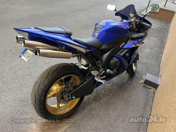 Zils Yamaha YZF-R1 2005 Pērnava, ar dzinēja tilpumu 1.00 L un nobraukumu 54 tūkst. km par 4500 €, foto 5 vietnē AUTOMOTO.COM.LV
