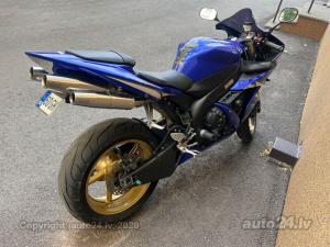 Blue Yamaha YZF-R1 2005 in Parnu, with an engine capacity of 1.00 L and mileage of 54 thousand km for 4500 €, photo 5 on AUTOMOTO.COM.LV