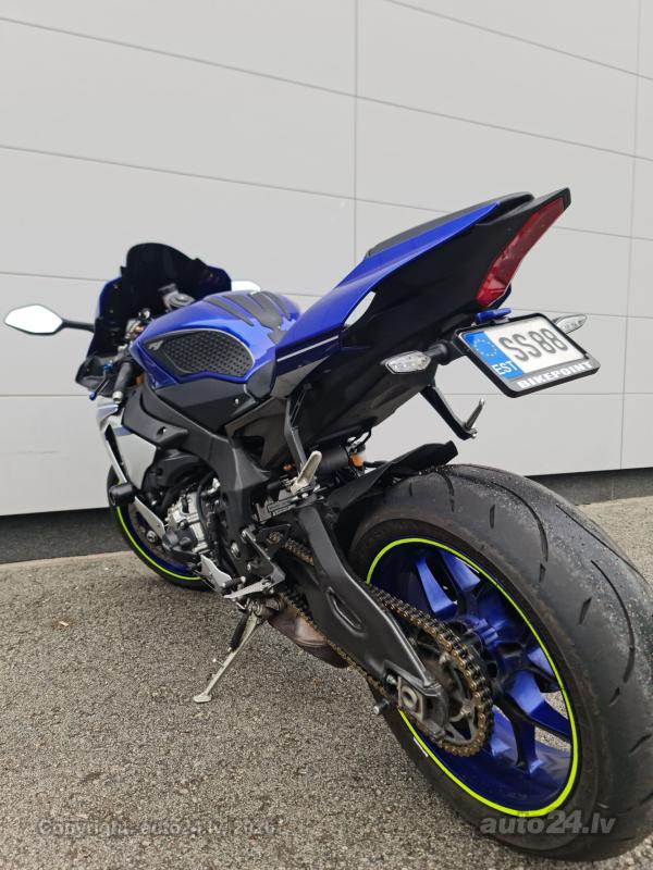 Blue Yamaha YZF-R1 2017 in Tallinn, with an engine capacity of 0.00 L and mileage of 16 thousand km for 14888 €, photo 5 on AUTOMOTO.COM.LV