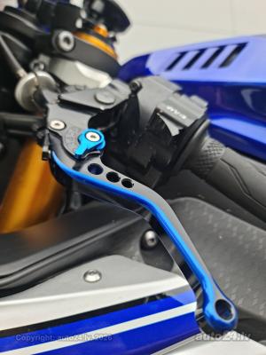 Blue Yamaha YZF-R1 2017 in Tallinn, with an engine capacity of 0.00 L and mileage of 16 thousand km for 14888 €, photo 9 on AUTOMOTO.COM.LV