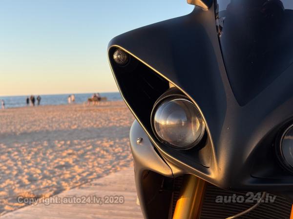 Серый Ямаха YZF-R1 2009 в Рига, объемом двигателя 0.00 л и пробегом 43 тыс. км за 8900 €, фото 2 на AUTOMOTO.COM.LV