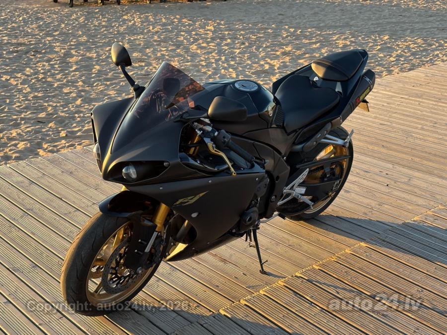 Grey Yamaha YZF-R1 2009 in Riga, with an engine capacity of 0.00 L and mileage of 43 thousand km for 8900 €, photo 4 on AUTOMOTO.COM.LV