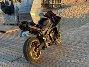 Grey Yamaha YZF-R1 2009 in Riga, with an engine capacity of 0.00 L and mileage of 43 thousand km for 8900 €, photo 7 on AUTOMOTO.COM.LV