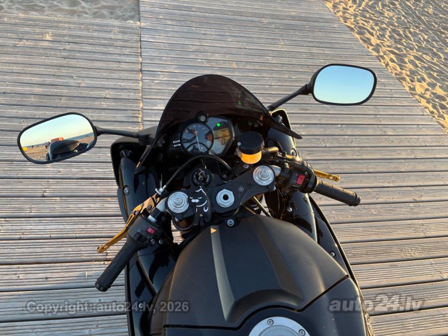 Grey Yamaha YZF-R1 2009 in Riga, with an engine capacity of 0.00 L and mileage of 43 thousand km for 8900 €, photo 10 on AUTOMOTO.COM.LV