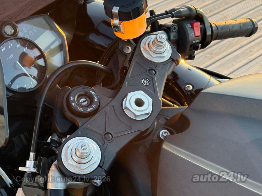 Grey Yamaha YZF-R1 2009 in Riga, with an engine capacity of 0.00 L and mileage of 43 thousand km for 8900 €, photo 16 on AUTOMOTO.COM.LV