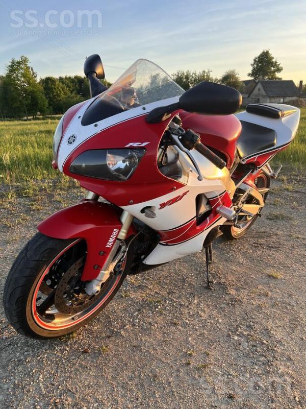 Yamaha YZF-R1 2000 in Preili, with an engine capacity of 1.00 L and mileage of 0 thousand km for 2600 €, photo 1 on AUTOMOTO.COM.LV