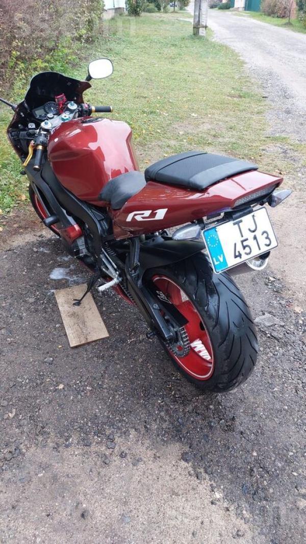 Yamaha YZF-R1 2000 in Daugavpils, with an engine capacity of 1.00 L and mileage of 0 thousand km for 2350 €, photo 3 on AUTOMOTO.COM.LV