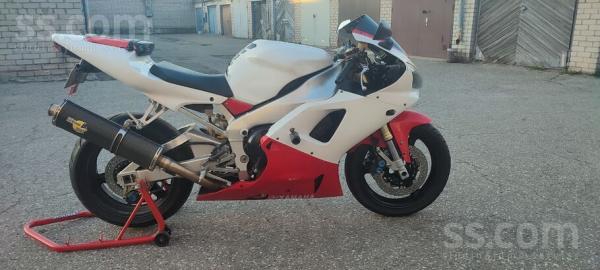 Yamaha YZF-R1 2000 Rīga, ar dzinēja tilpumu 1.00 L un nobraukumu 0 tūkst. km par 2000 €, foto 1 vietnē AUTOMOTO.COM.LV