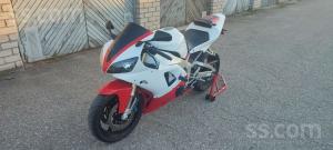 Ямаха YZF-R1 2000 в Рига, объемом двигателя 1.00 л и пробегом 0 тыс. км за 2000 €, фото 3 на AUTOMOTO.COM.LV