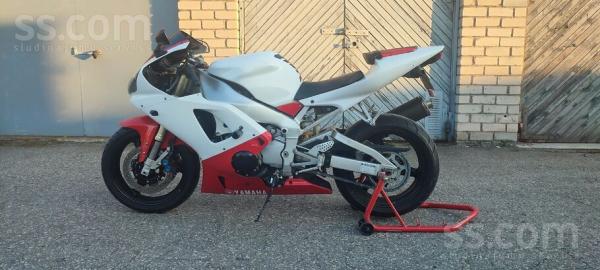 Yamaha YZF-R1 2000 Rīga, ar dzinēja tilpumu 1.00 L un nobraukumu 0 tūkst. km par 2000 €, foto 3 vietnē AUTOMOTO.COM.LV