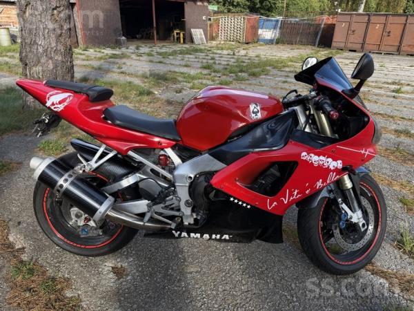 Ямаха YZF-R1 2000 в Лиепая, объемом двигателя 1.00 л и пробегом 0 тыс. км за 2650 €, фото 1 на AUTOMOTO.COM.LV