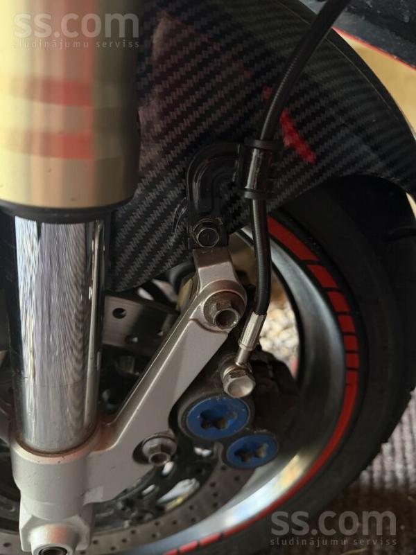 Ямаха YZF-R1 2000 в Лиепая, объемом двигателя 1.00 л и пробегом 0 тыс. км за 2650 €, фото 8 на AUTOMOTO.COM.LV