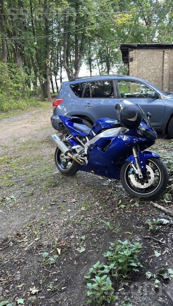 Yamaha YZF-R1 2000 Rīga, ar dzinēja tilpumu 1.00 L un nobraukumu 0 tūkst. km par 3500 €, foto 3 vietnē AUTOMOTO.COM.LV