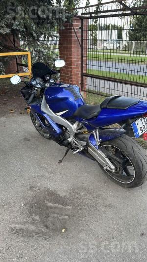 Yamaha YZF-R1 2000 in Riga, with an engine capacity of 1.00 L and mileage of 0 thousand km for 3500 €, photo 4 on AUTOMOTO.COM.LV