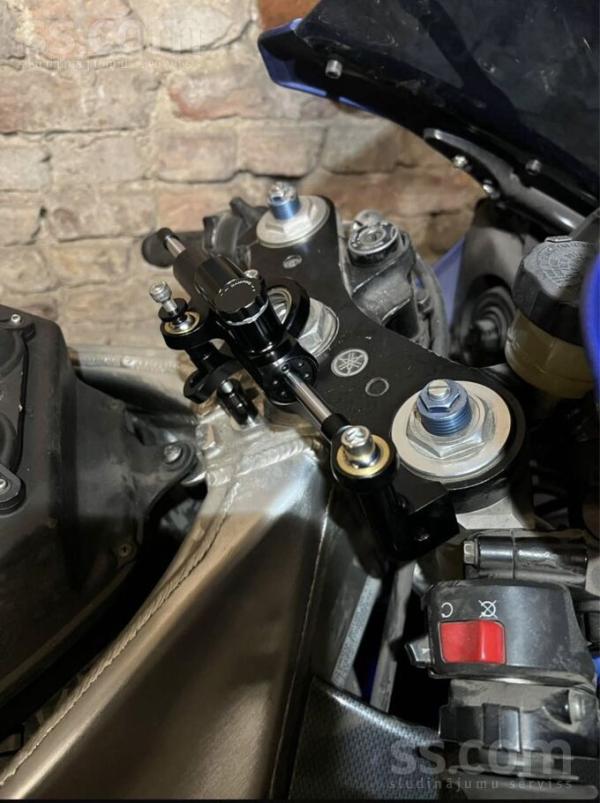Yamaha YZF-R1 2000 Rīga, ar dzinēja tilpumu 1.00 L un nobraukumu 0 tūkst. km par 3500 €, foto 6 vietnē AUTOMOTO.COM.LV