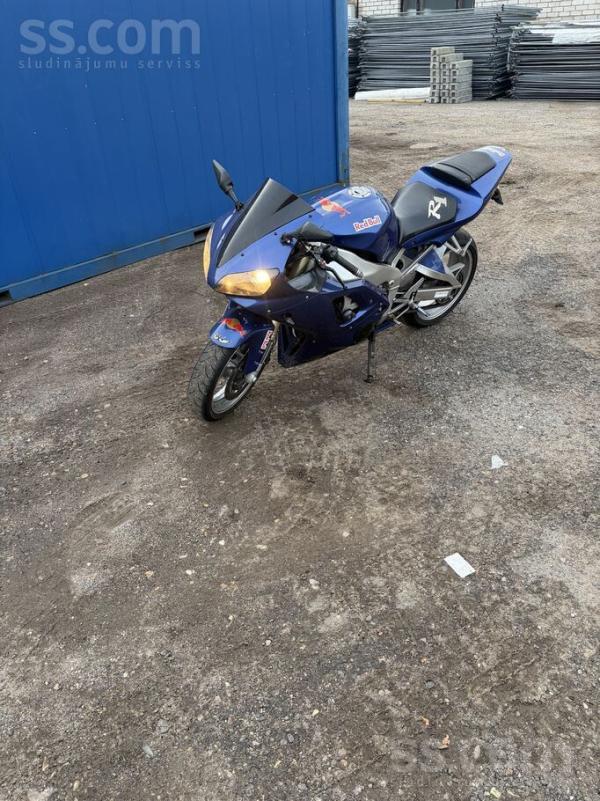 Yamaha YZF-R1 2000 Rīga, ar dzinēja tilpumu 1.00 L un nobraukumu 0 tūkst. km par 1500 €, foto 1 vietnē AUTOMOTO.COM.LV