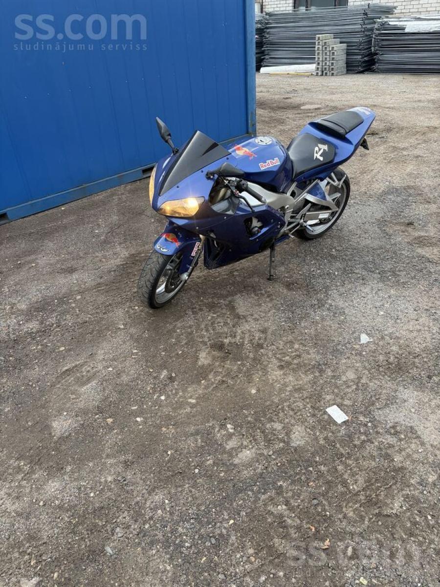 Yamaha YZF-R1 2000 in Riga, with an engine capacity of 1.00 L and mileage of 0 thousand km for 1500 €, photo 1 on AUTOMOTO.COM.LV