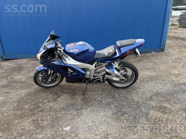 Yamaha YZF-R1 2000 Rīga, ar dzinēja tilpumu 1.00 L un nobraukumu 0 tūkst. km par 1500 €, foto 3 vietnē AUTOMOTO.COM.LV