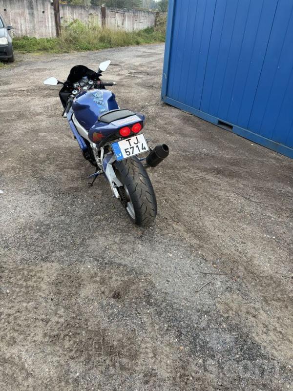 Yamaha YZF-R1 2000 Rīga, ar dzinēja tilpumu 1.00 L un nobraukumu 0 tūkst. km par 1500 €, foto 4 vietnē AUTOMOTO.COM.LV
