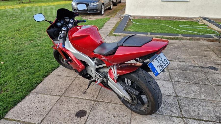 Ямаха YZF-R1 2001 в Елгава, объемом двигателя 1.00 л и пробегом 0 тыс. км за 1700 €, фото 4 на AUTOMOTO.COM.LV