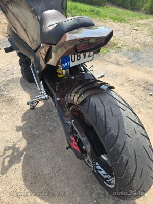 Yamaha YZF-R1 2002 in Tartu, with an engine capacity of 1.00 L and mileage of 57 thousand km for 5000 €, photo 7 on AUTOMOTO.COM.LV
