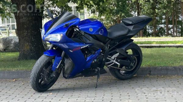 Yamaha YZF-R1 2003 in Ogre, with an engine capacity of 1.00 L and mileage of 0 thousand km for 2300 €, photo 2 on AUTOMOTO.COM.LV