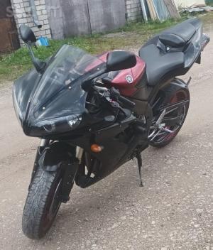 Yamaha YZF-R1 2004 Ogre, ar dzinēja tilpumu 1.00 L un nobraukumu 0 tūkst. km par 3800 €, foto  vietnē AUTOMOTO.COM.LV