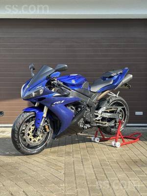 Yamaha YZF-R1 2004 in Riga, with an engine capacity of 1.00 L and mileage of 0 thousand km for 4200 €, photo  on AUTOMOTO.COM.LV