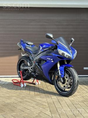Yamaha YZF-R1 2004 in Riga, with an engine capacity of 1.00 L and mileage of 0 thousand km for 4200 €, photo 3 on AUTOMOTO.COM.LV
