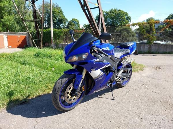 Yamaha YZF-R1 2004 in Riga, with an engine capacity of 1.00 L and mileage of 0 thousand km for 3600 €, photo 3 on AUTOMOTO.COM.LV