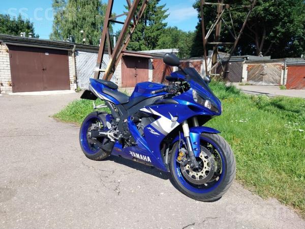 Yamaha YZF-R1 2004 in Riga, with an engine capacity of 1.00 L and mileage of 0 thousand km for 3600 €, photo 1 on AUTOMOTO.COM.LV