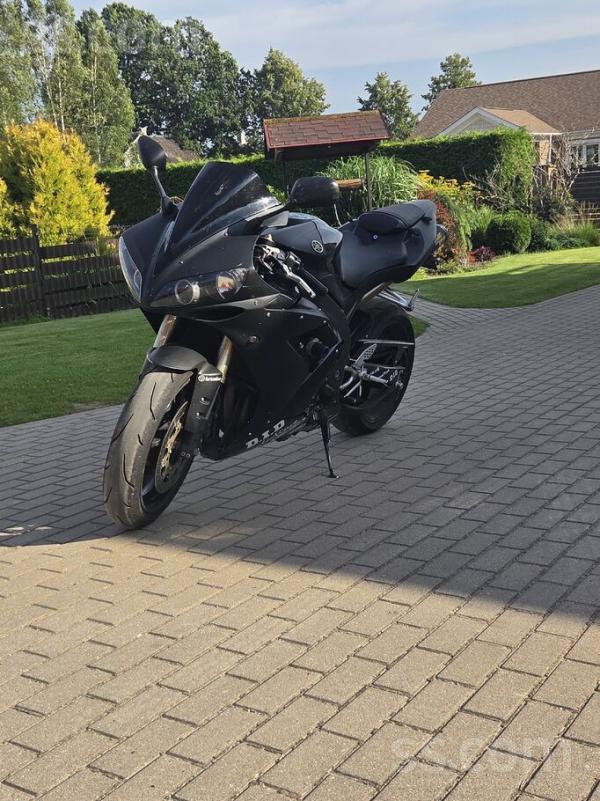 Yamaha YZF-R1 2005 in Liepaja, with an engine capacity of 1.00 L and mileage of 0 thousand km for 4300 €, photo 1 on AUTOMOTO.COM.LV