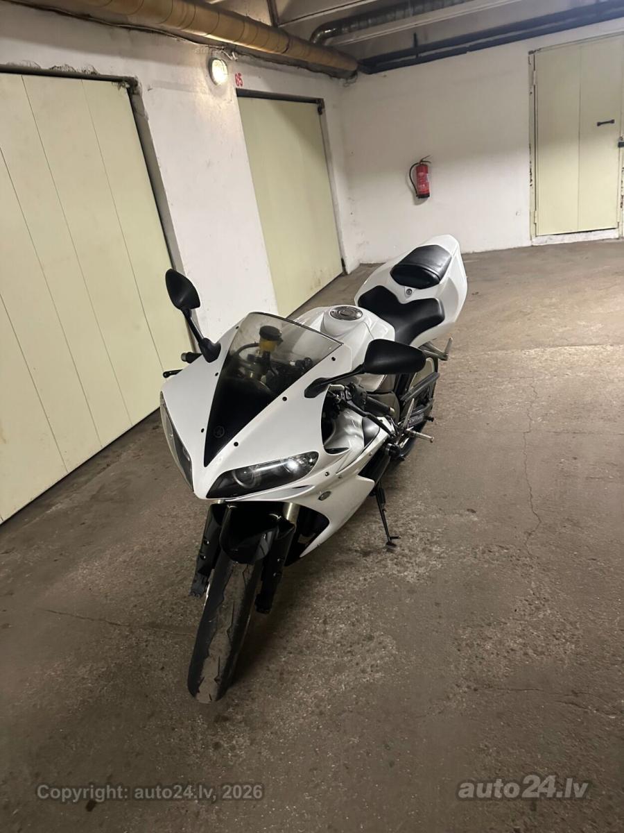 Yamaha YZF-R1 2007 Tallina, ar dzinēja tilpumu 1.00 L un nobraukumu 54 tūkst. km par 5500 €, foto 3 vietnē AUTOMOTO.COM.LV