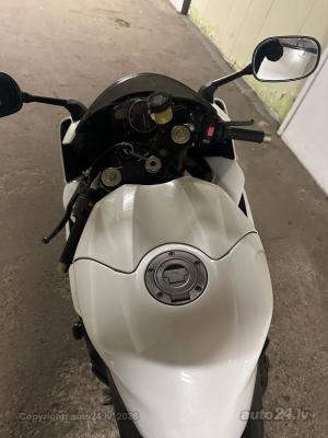 Ямаха YZF-R1 2007 в Таллин, объемом двигателя 1.00 л и пробегом 54 тыс. км за 5500 €, фото 5 на AUTOMOTO.COM.LV